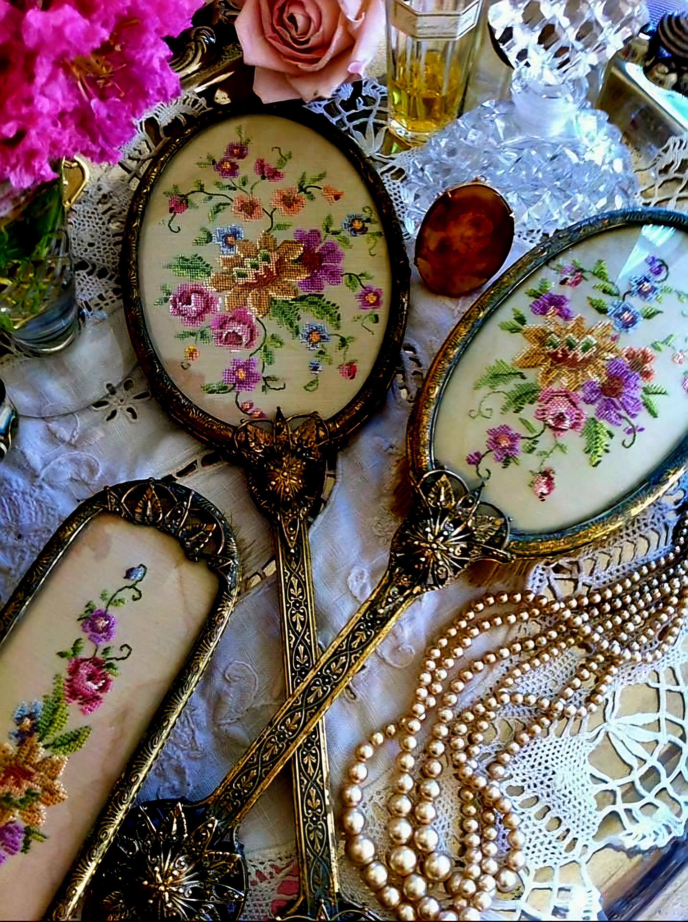 Beauté vintage – flacons anciens & accessoires rétro | Les Kitscheries ...